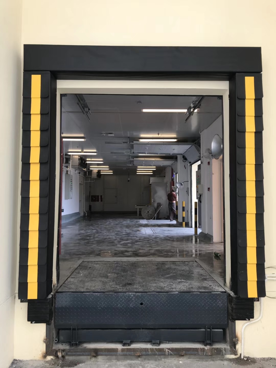 Sponge 3m Dock Door Pads Loading Dock Seals And Shelters 600mm Frame ...